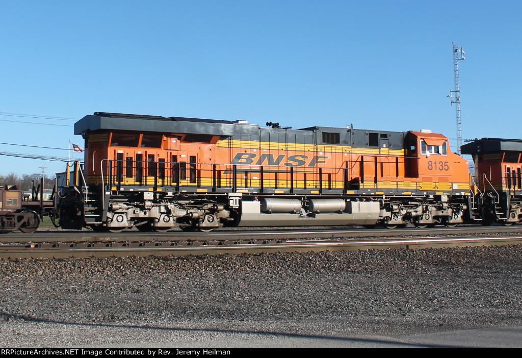 BNSF 8135 (2)